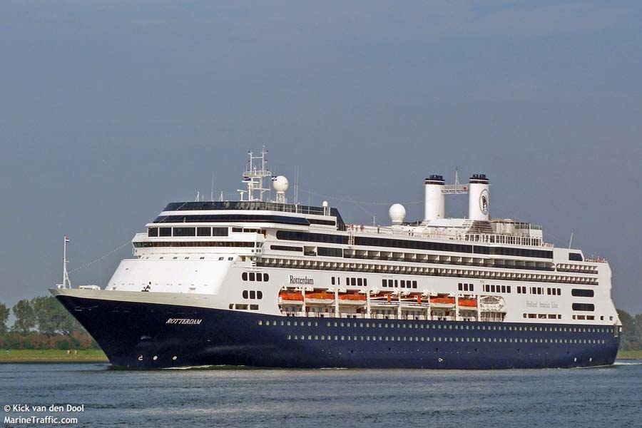 BlackSeaNews | В Ялтинском порту - потомственный голландец, лайнер ...